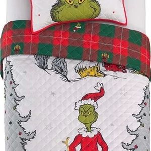 The Grinch | Bedding | The Grinch 2pc Twin Quilt Set | Poshmark